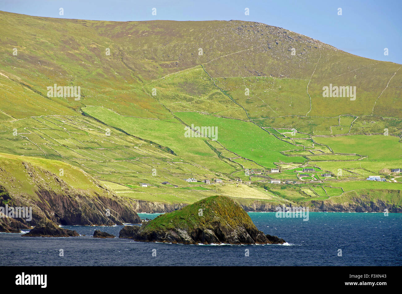 Halbinseldingle hi-res stock photography and images - Alamy
