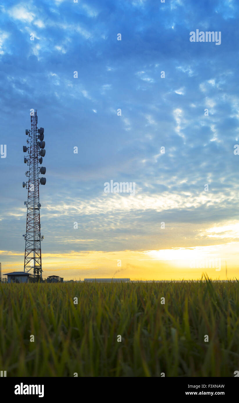 Radio station antenna hi-res stock photography and images - Alamy