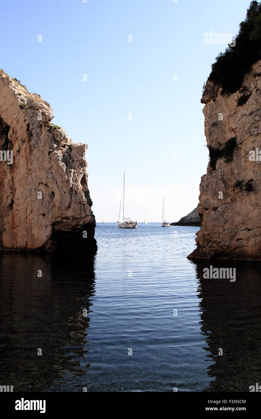 Beautiful stiniva beach vis hi-res stock photography and images - Alamy