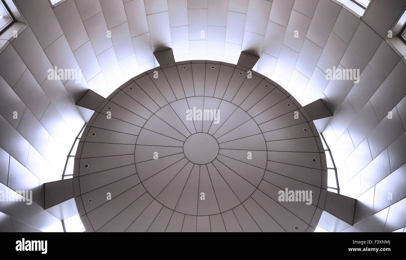 Futuristic space building hi-res stock photography and images - Alamy