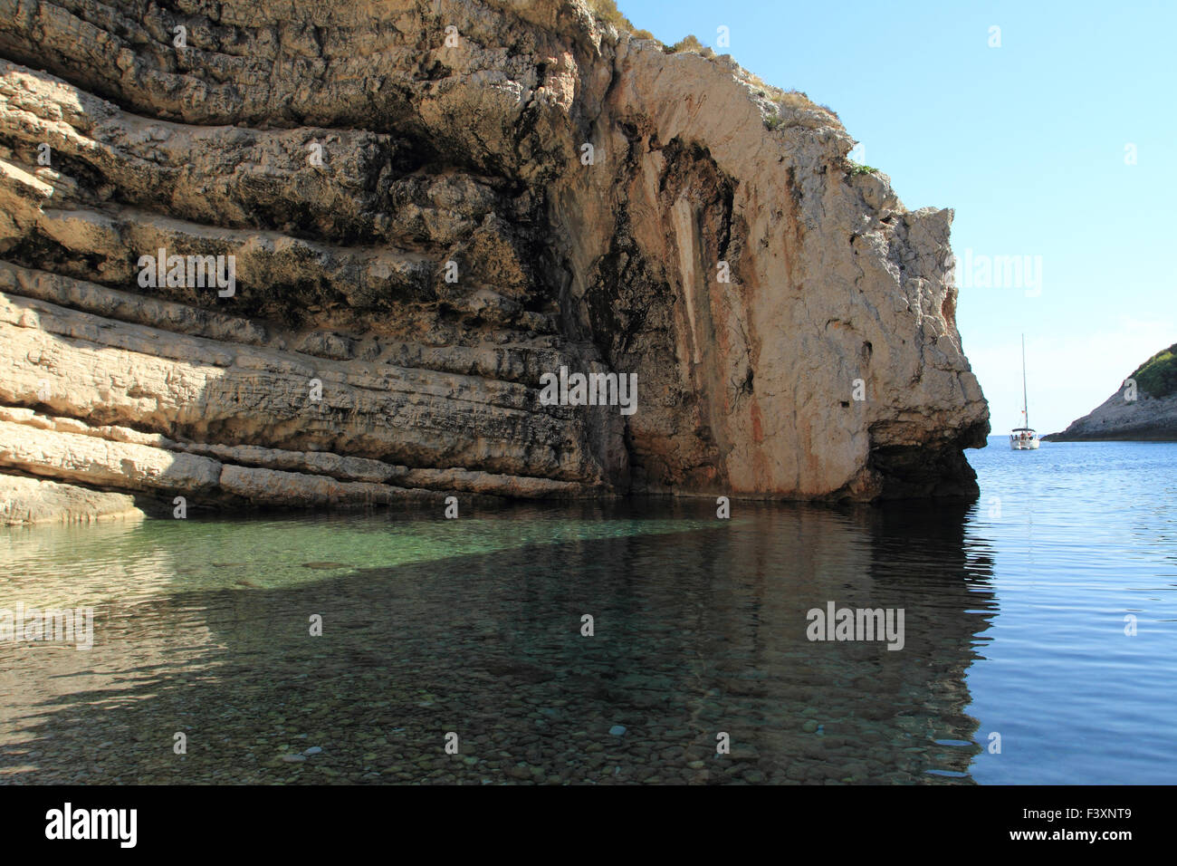 Stiniva bay in vis island (Croatia Stock Photo - Alamy