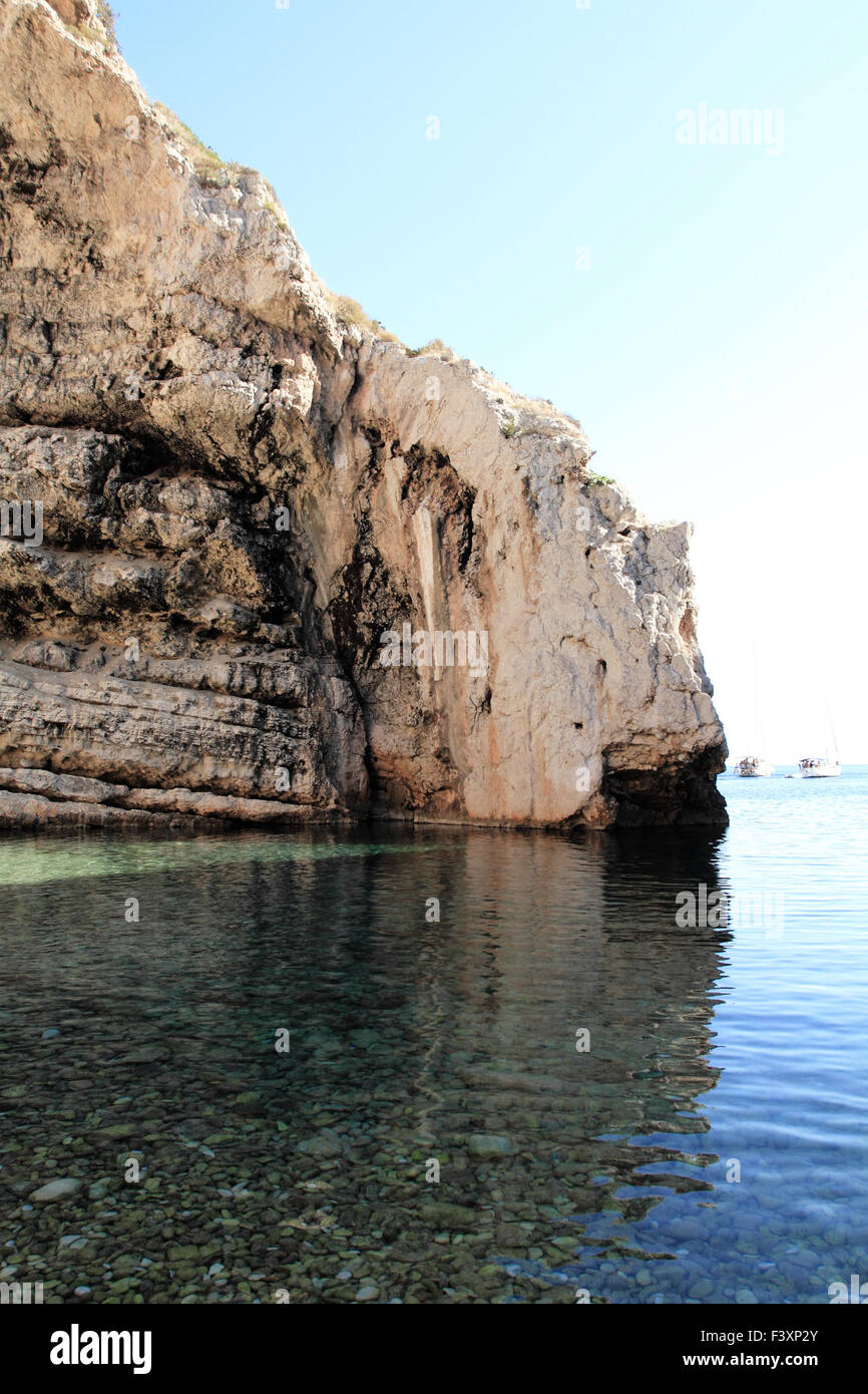 Stiniva bay in vis island (Croatia Stock Photo - Alamy