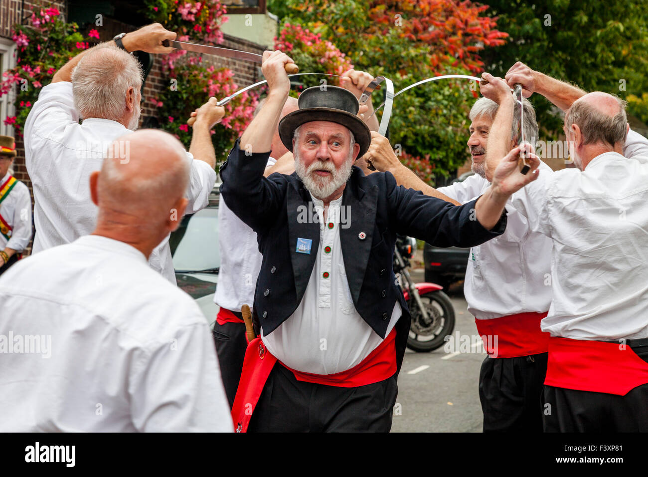 Dorset Buttons Rapper Sword Dance Team Perform At The Snowdrop Pub In ...