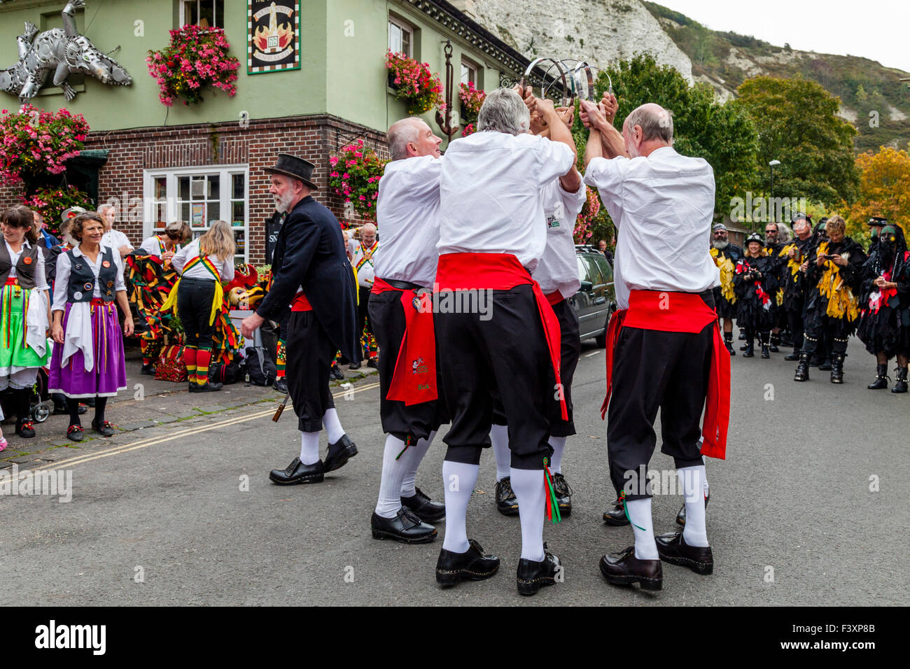 Dorset Buttons Rapper Sword Dance Team Perform At The Snowdrop Pub In ...