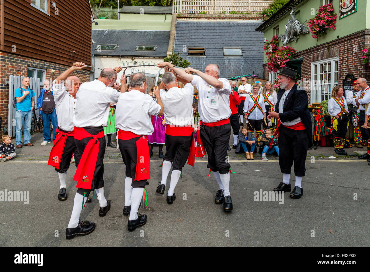 Dorset Buttons Rapper Sword Dance Team Perform At The Snowdrop Pub In ...