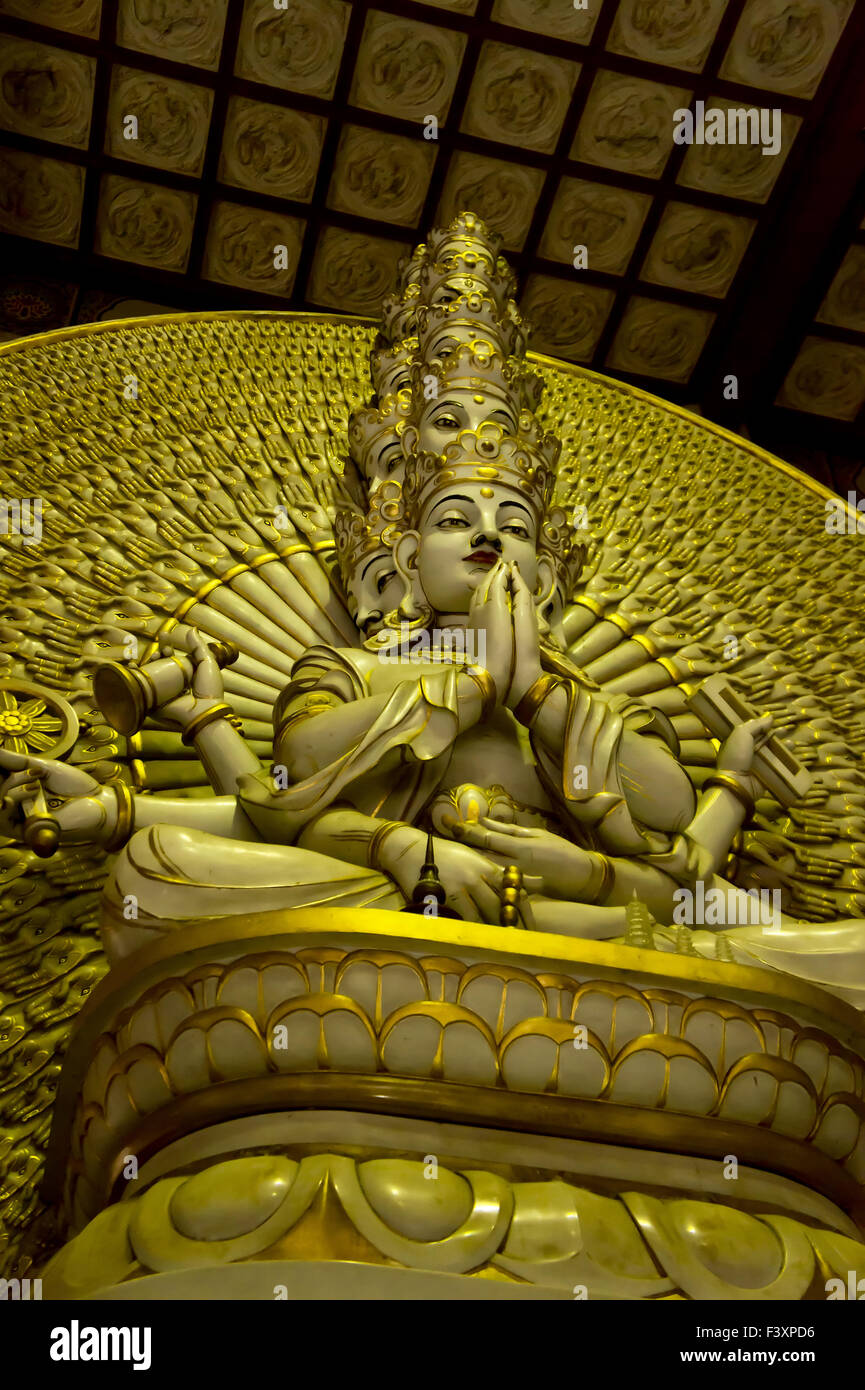 Thousand hands buddha hi-res stock photography and images - Alamy