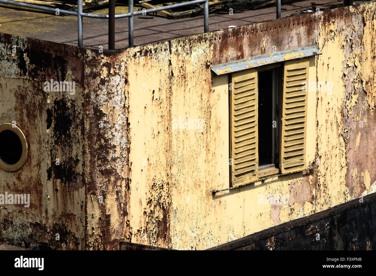 Ship cabin windows hi-res stock photography and images - Alamy