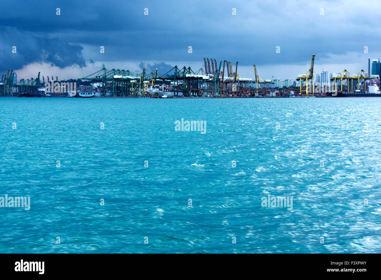 Container port congestion hi-res stock photography and images - Alamy