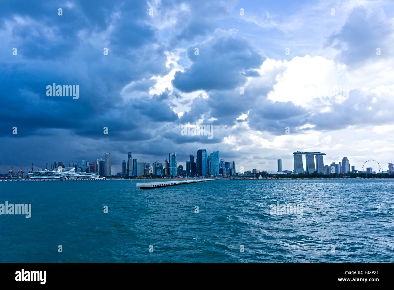 Bayfront skyline hi-res stock photography and images - Alamy