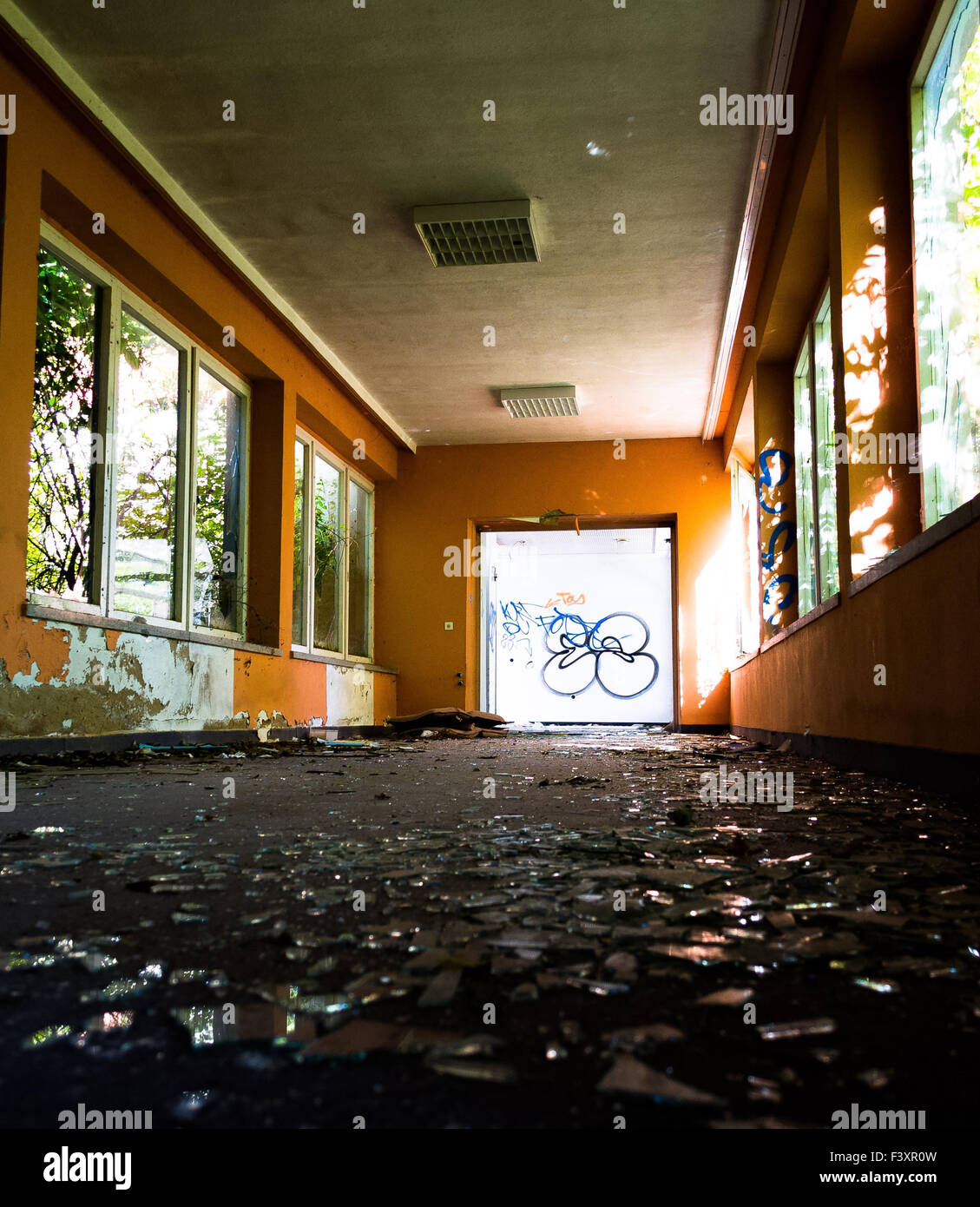 Way out open hi-res stock photography and images - Alamy