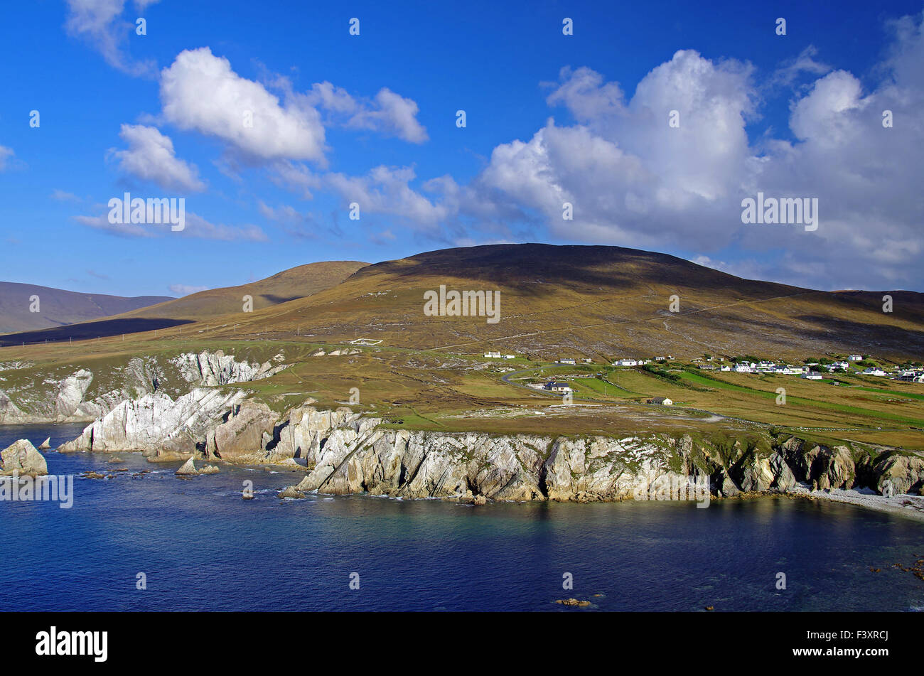 Cliff scenery hi-res stock photography and images - Alamy
