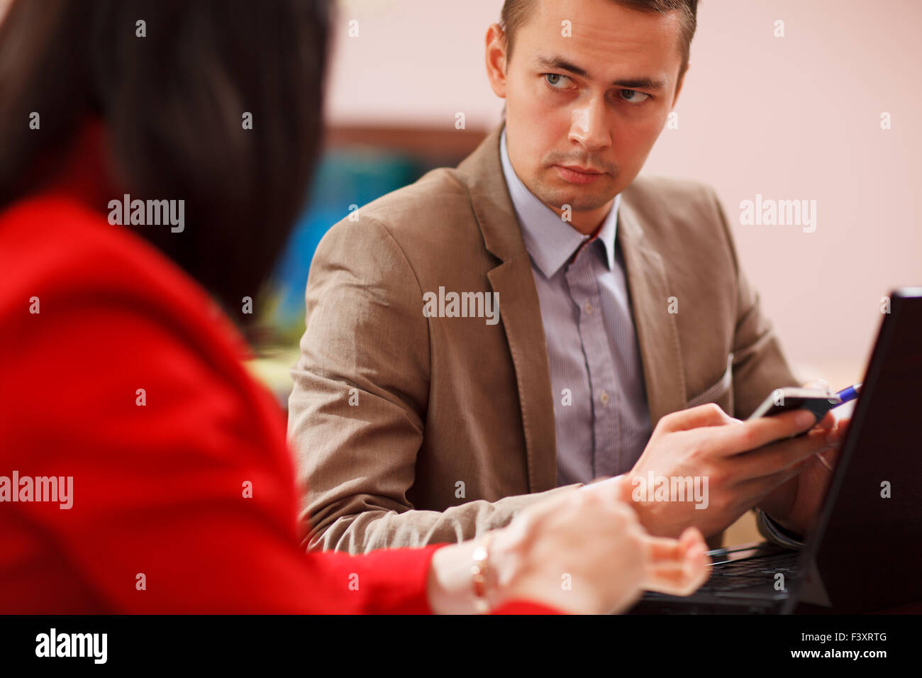 Colleague listening hi-res stock photography and images - Alamy