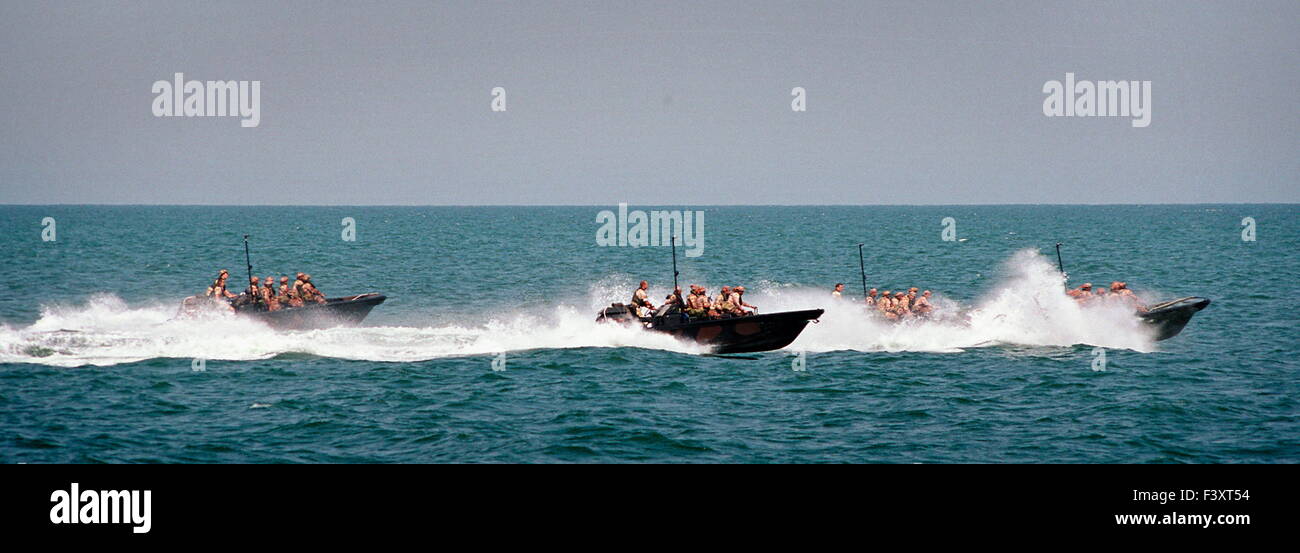 AJAXNETPHOTO. GULF OF MASIRAH, OMAN. - ROYAL MARINE'S RIGID RAIDING ...