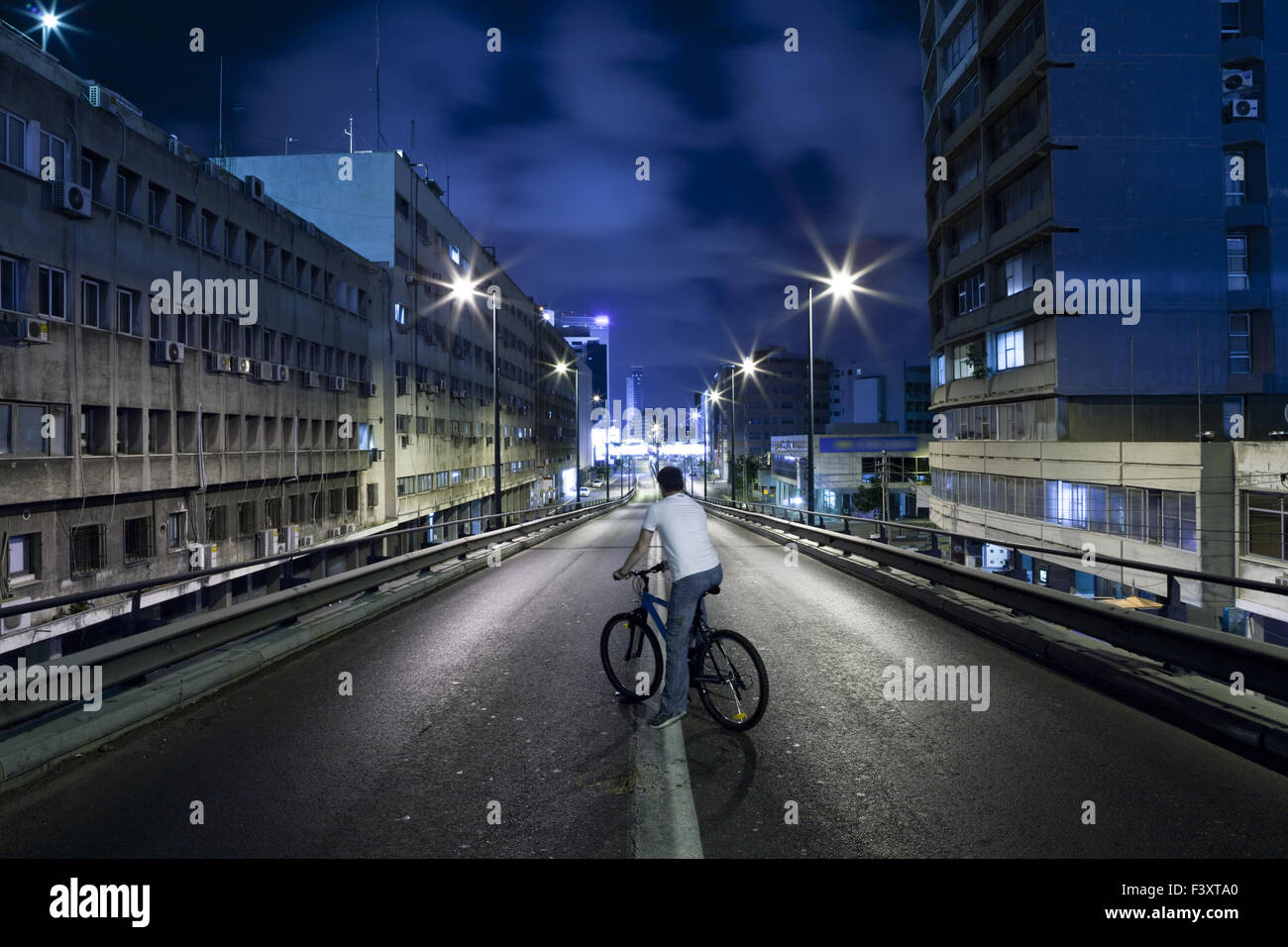 Poor street lighting hi-res stock photography and images - Alamy