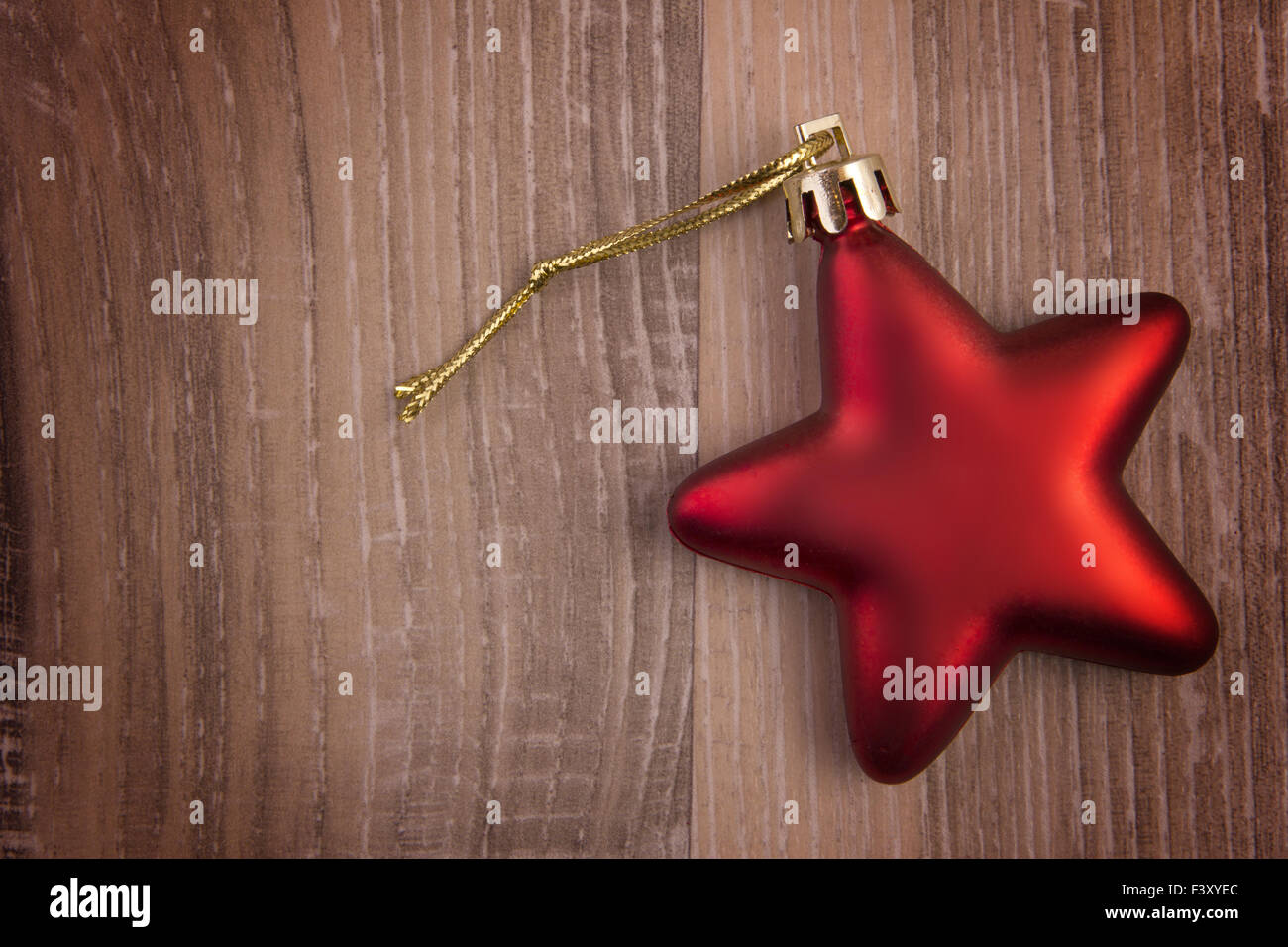 Shiny red ornament hi-res stock photography and images - Alamy