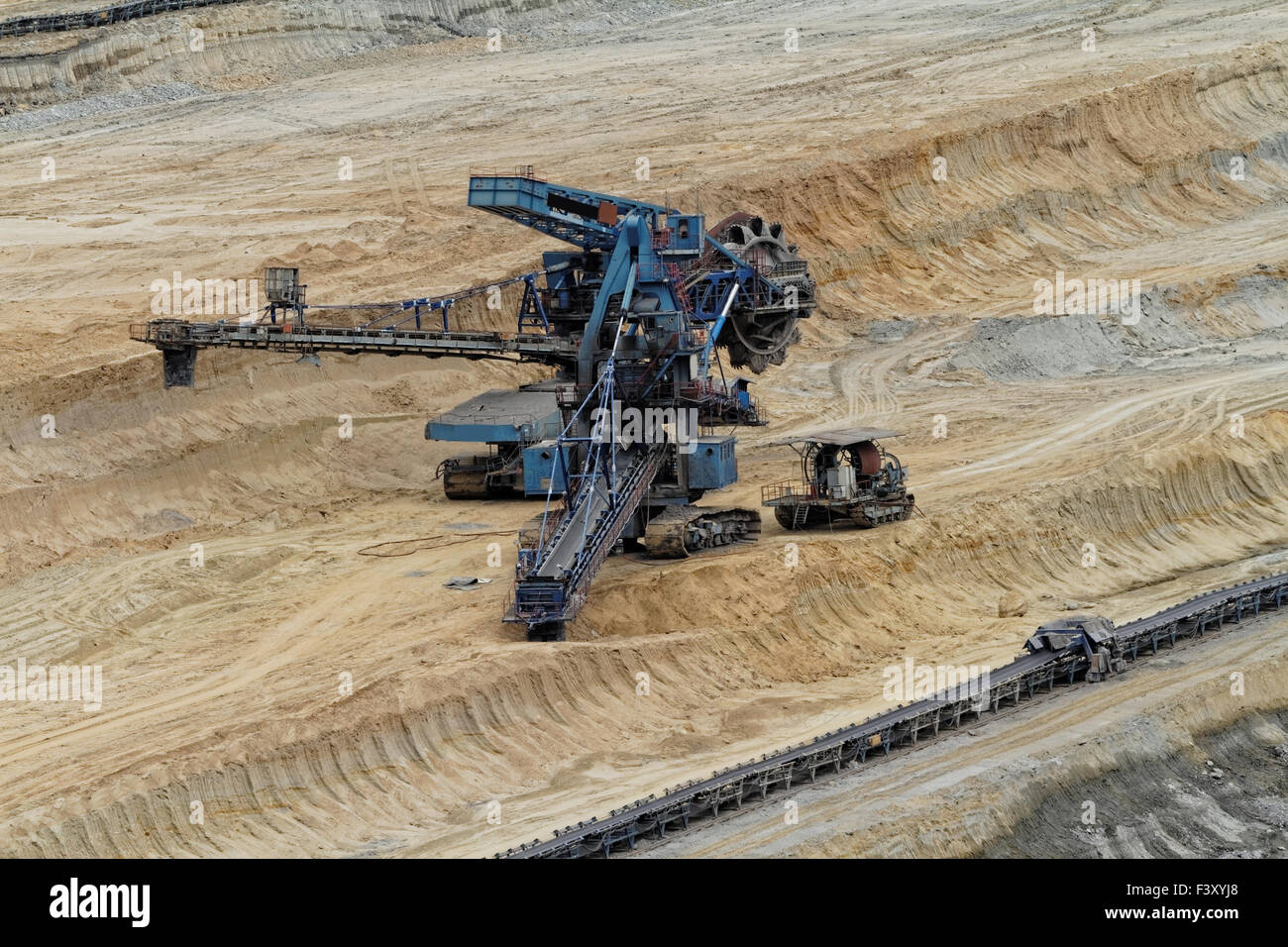 Coal mining in an open pit Stock Photo - Alamy