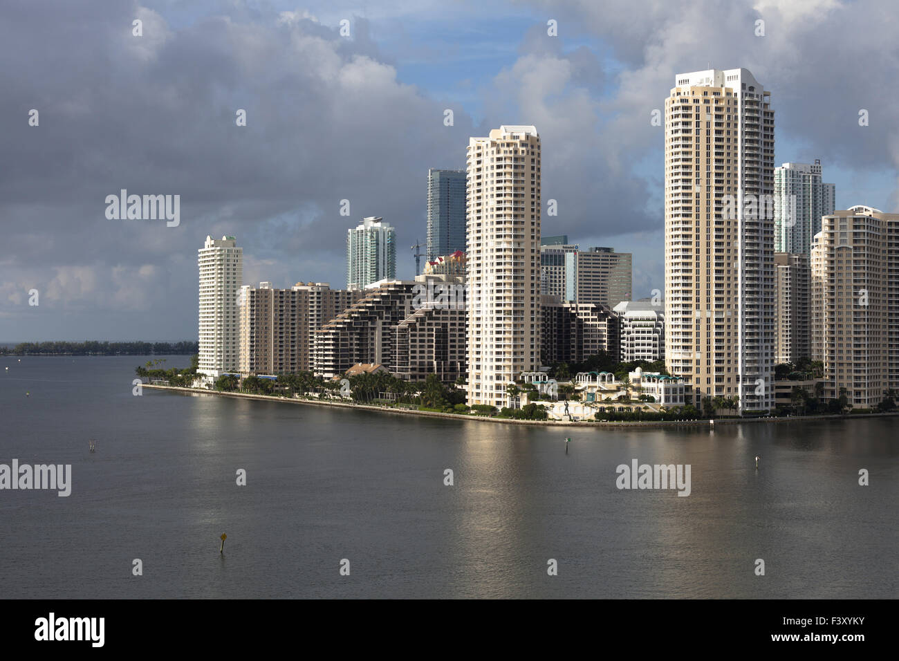 Glasfassade sonne hi-res stock photography and images - Alamy