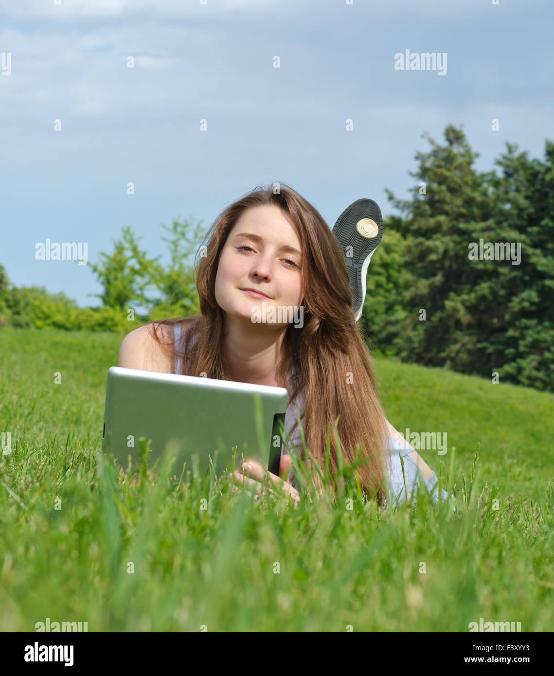 Woman relaxed sunshine hi-res stock photography and images - Alamy