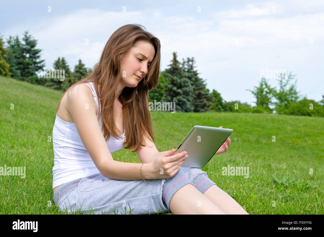 Reading screen hi-res stock photography and images - Alamy