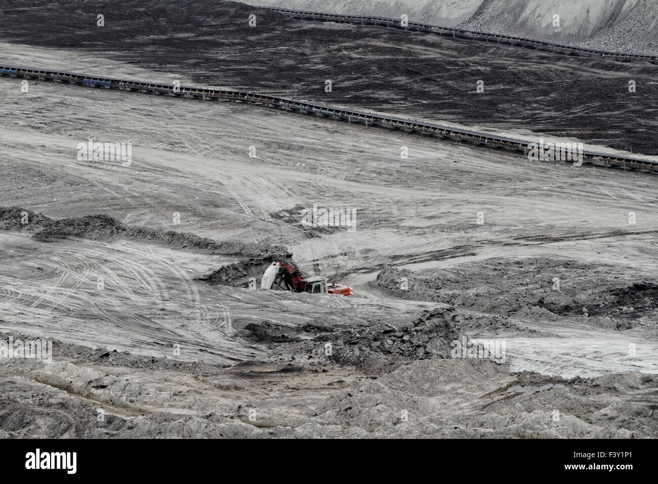 Coal mining in an open pit Stock Photo - Alamy
