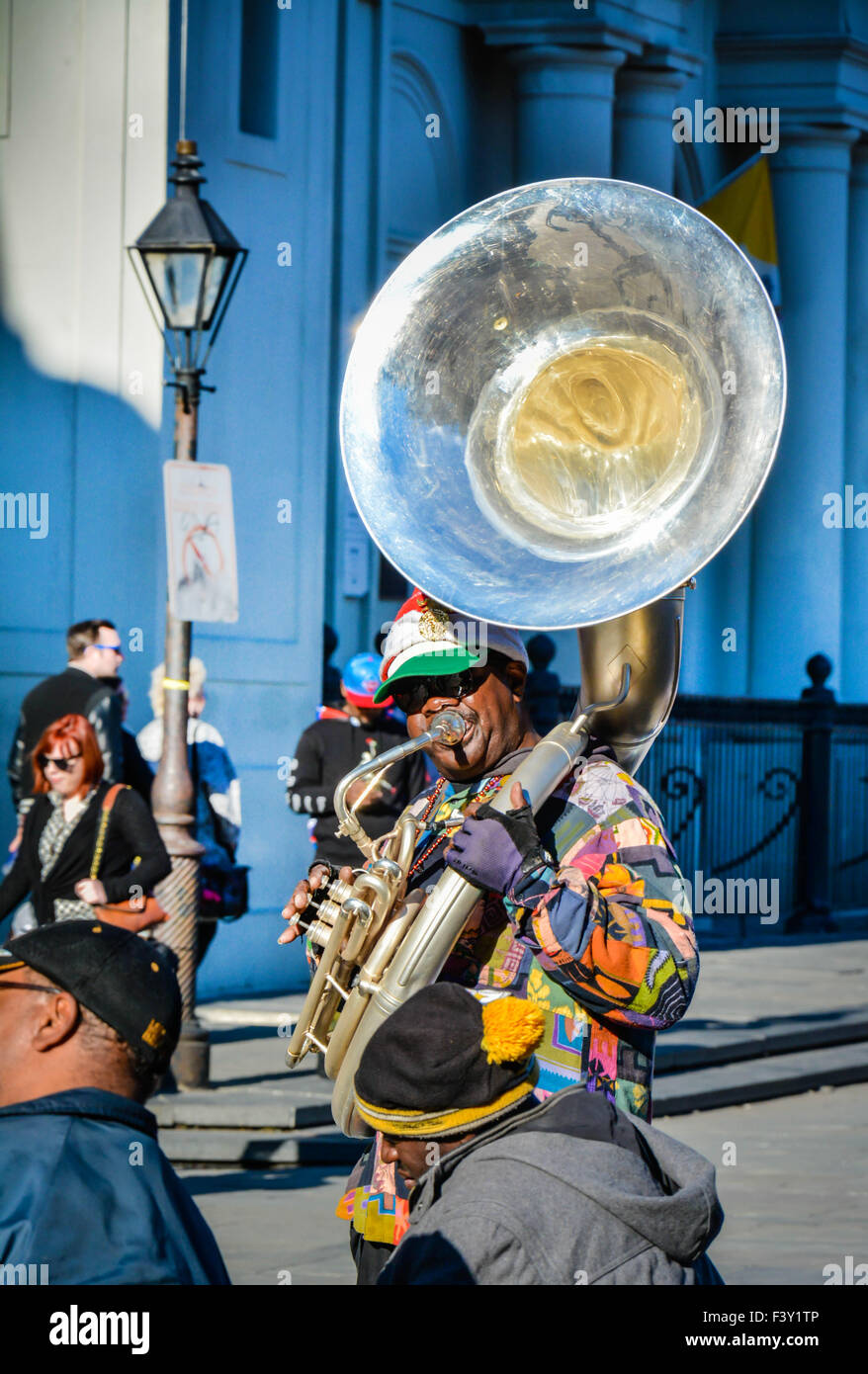 Big tuba hi-res stock photography and images - Alamy