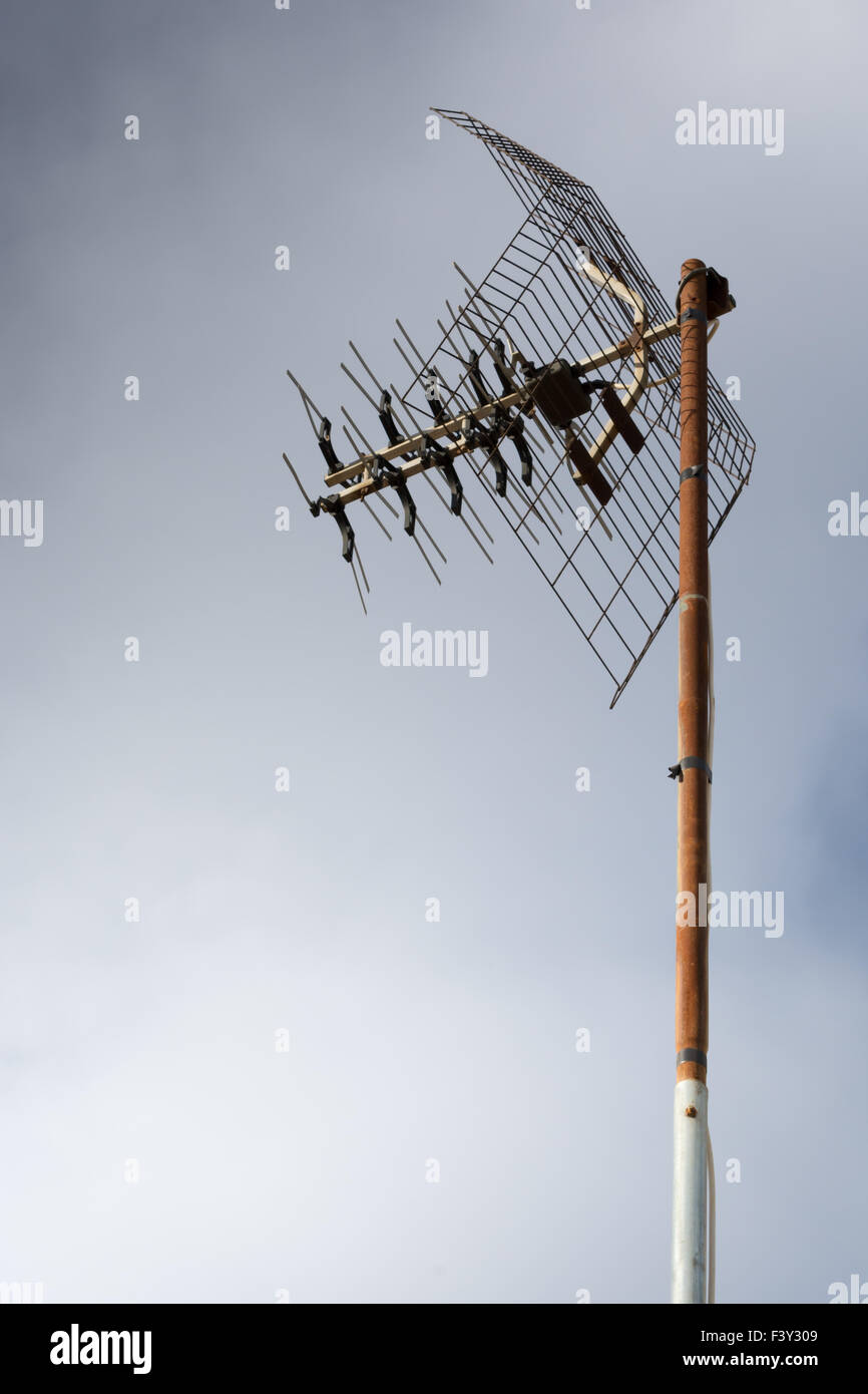Grid antenna hi-res stock photography and images - Alamy