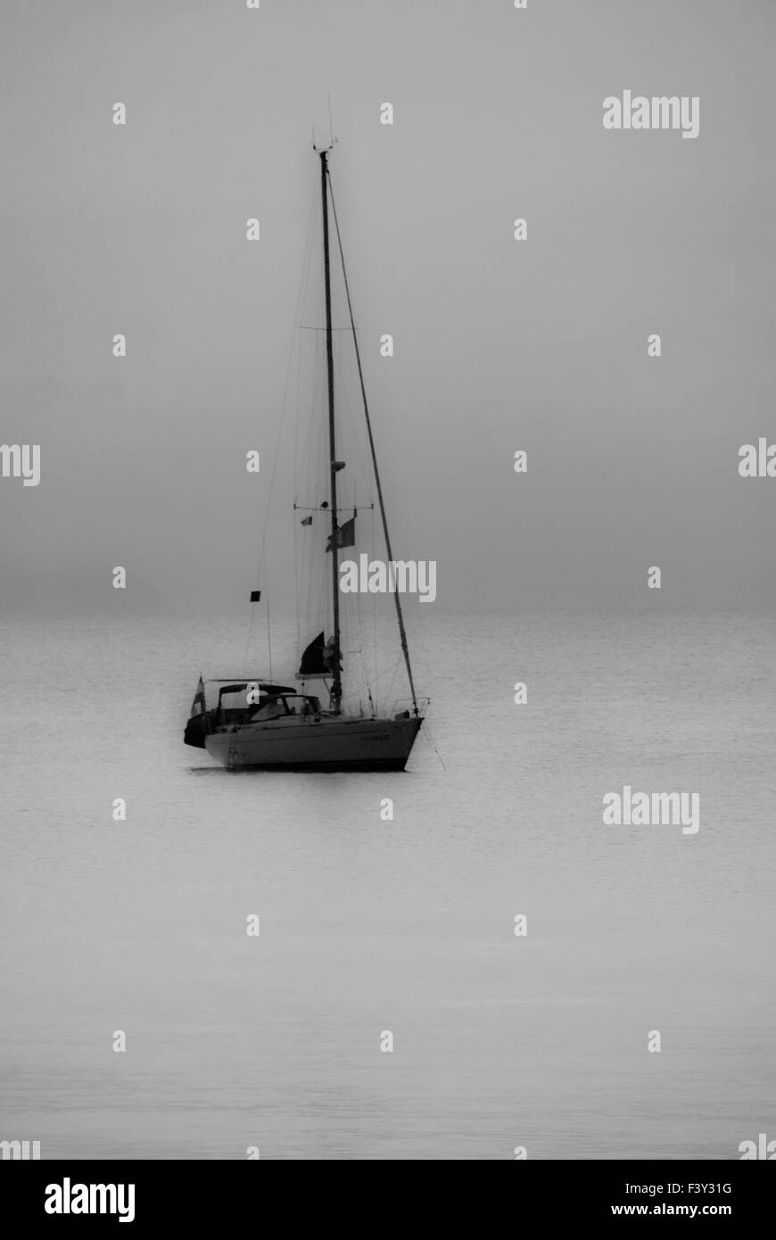 Sailboat on lake Black and White Stock Photos & Images - Alamy