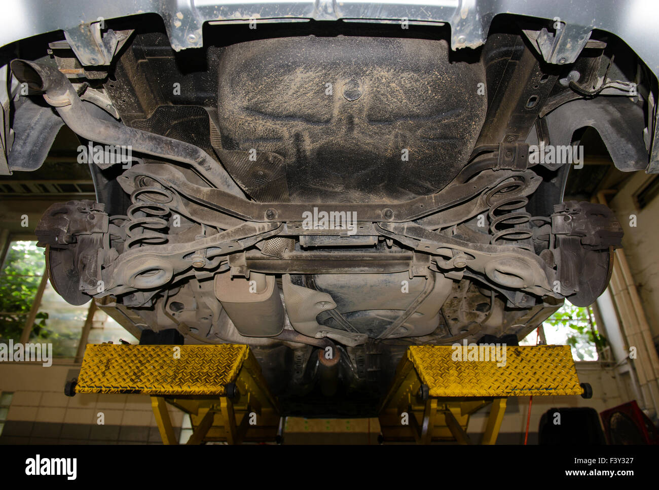 Undercarriage car hi-res stock photography and images - Alamy