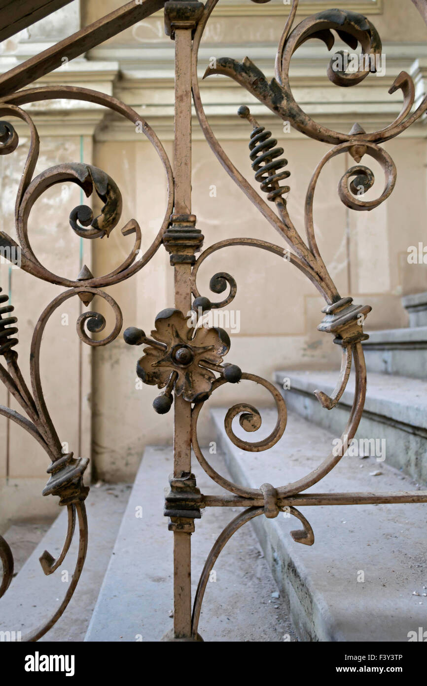Old railing hi-res stock photography and images - Alamy