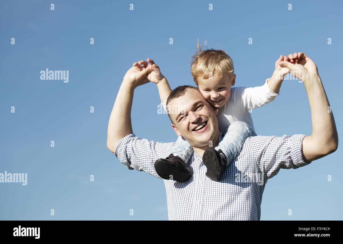 Piggy back ride hi-res stock photography and images - Alamy