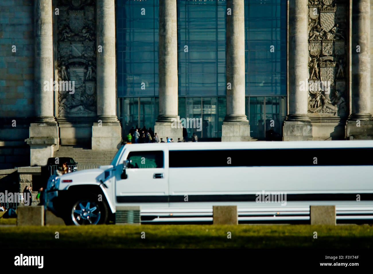 Strechlimousine hi-res stock photography and images - Alamy
