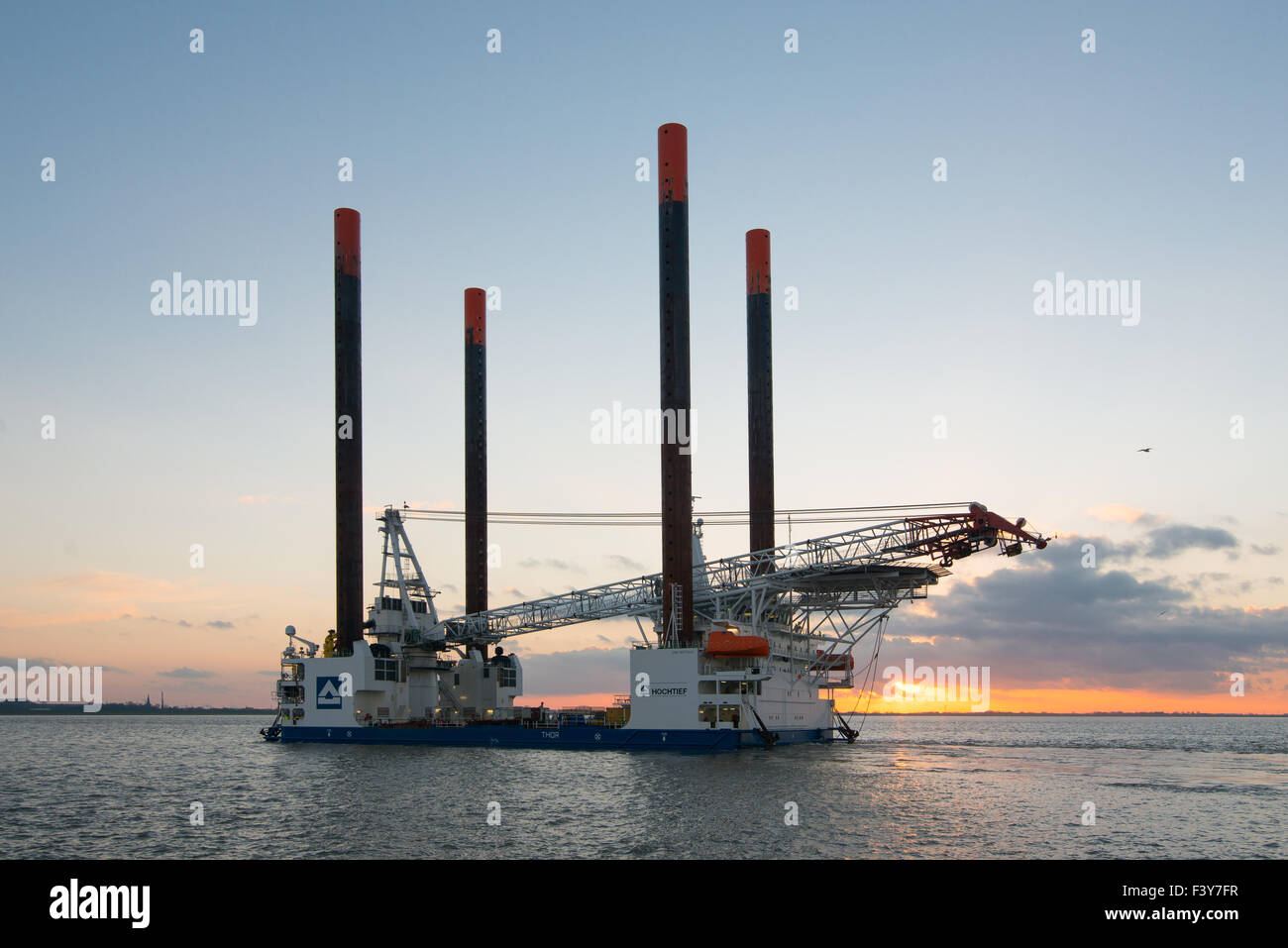 Jack up vessel Thor Stock Photo - Alamy