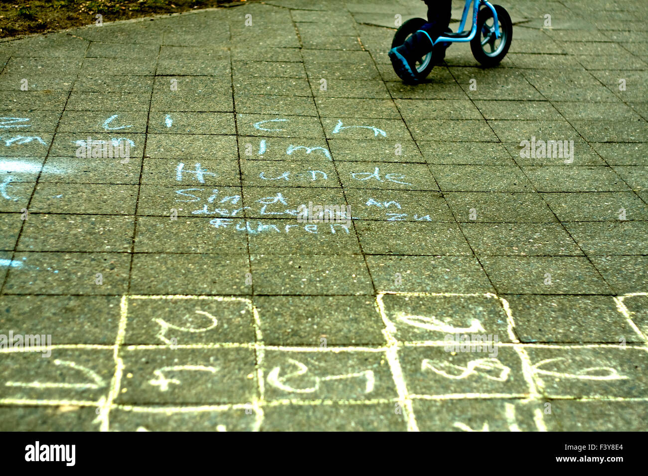 Child plaster hi-res stock photography and images - Alamy