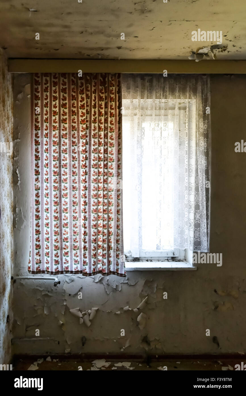 old room with window Stock Photo - Alamy