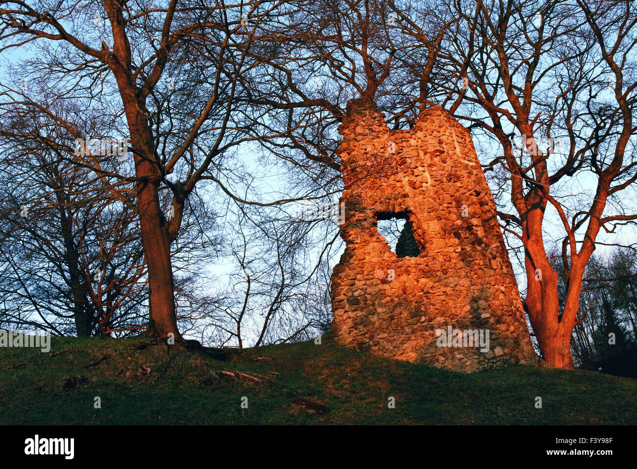 The castle wall hi-res stock photography and images - Alamy