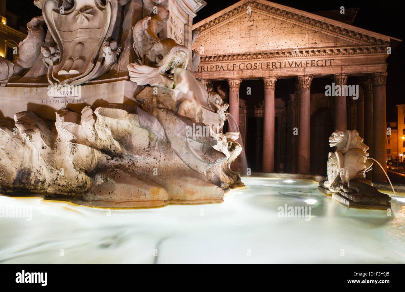 Piazza Rotonda, Rome Stock Photo - Alamy