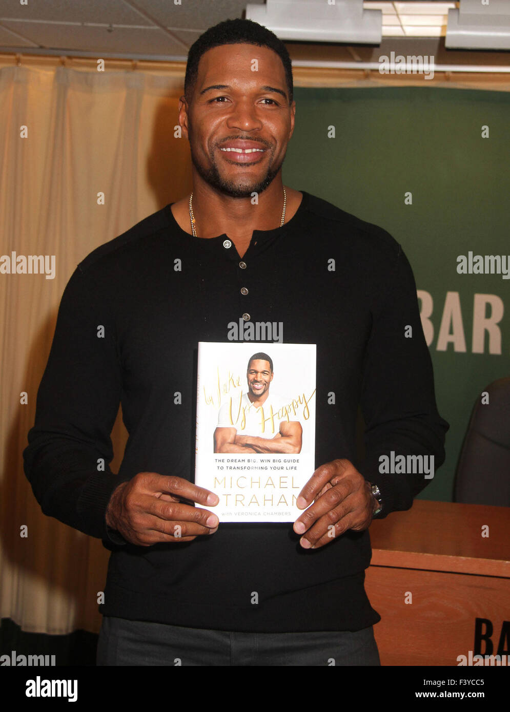 New York, USA. 13th Oct, 2015. Former football player/ TV talk show ...