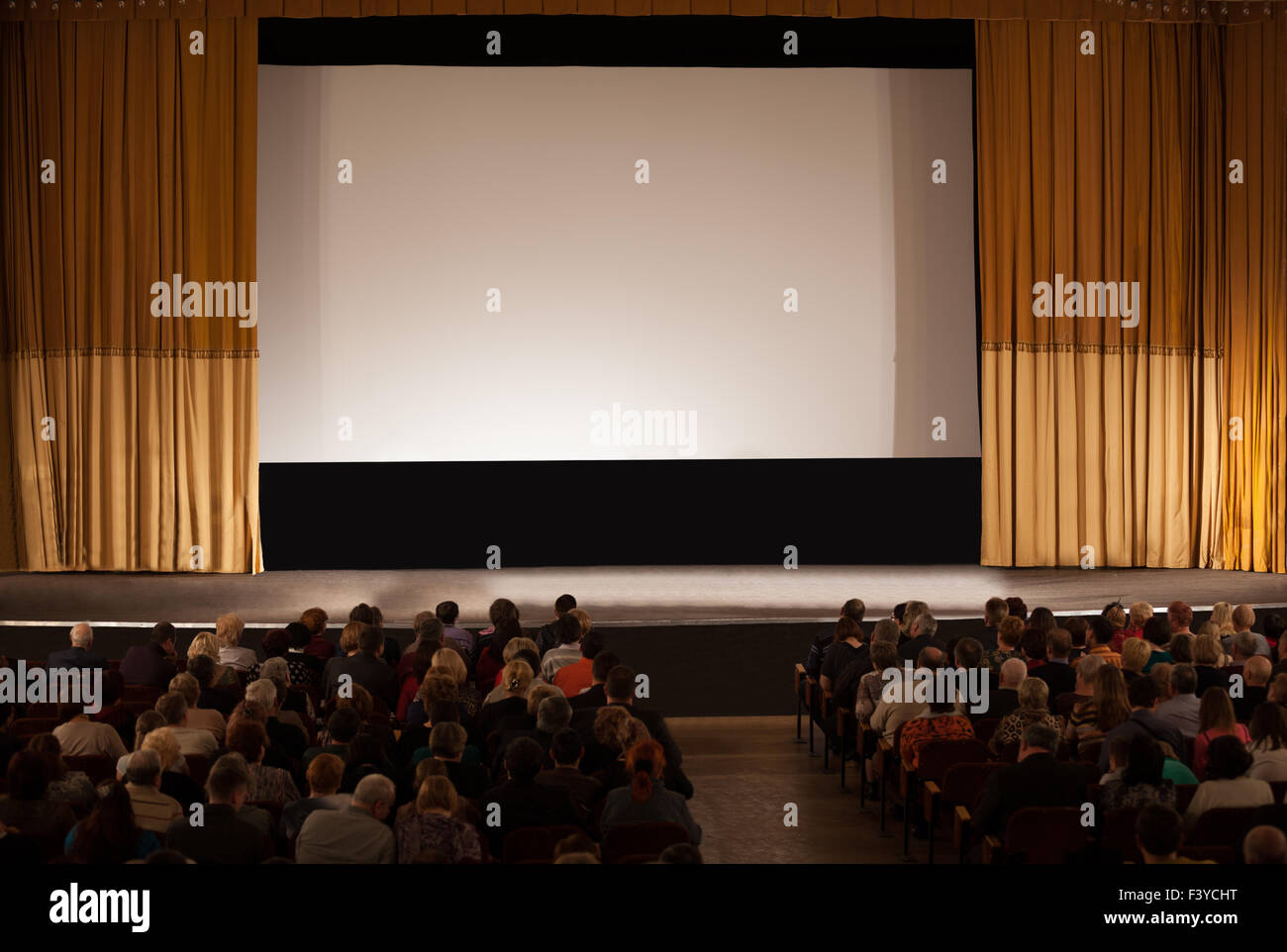 Cinema screen hi-res stock photography and images - Alamy