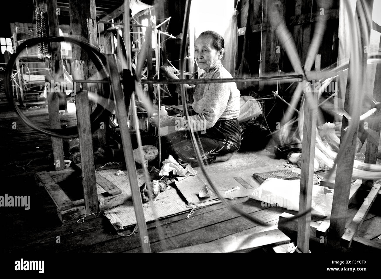 Myanmar burmese spinning wheel hi-res stock photography and images - Alamy