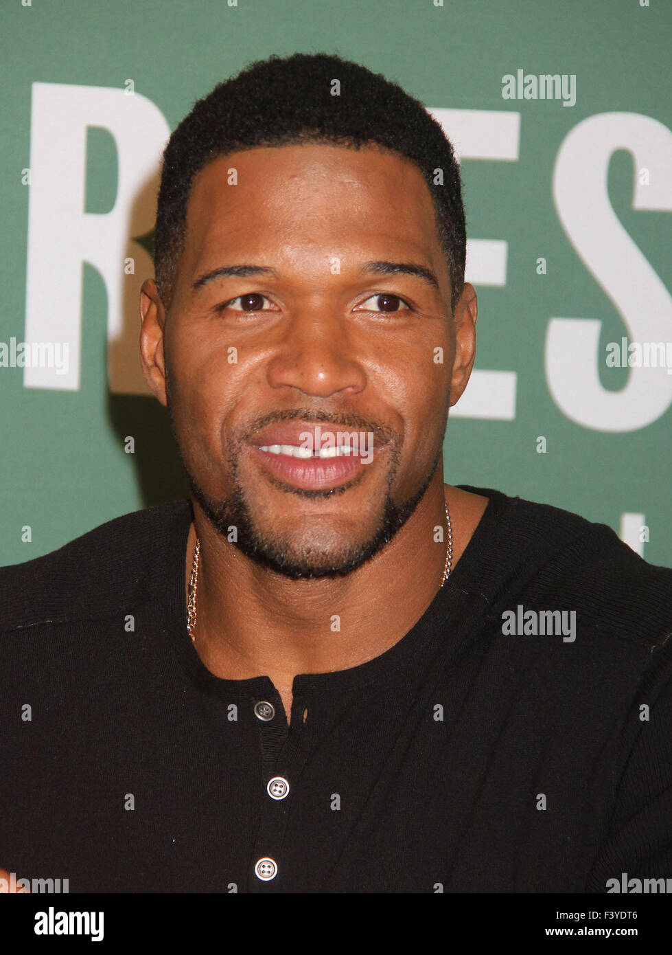 New York, USA. 13th Oct, 2015. Former football player/ TV talk show ...