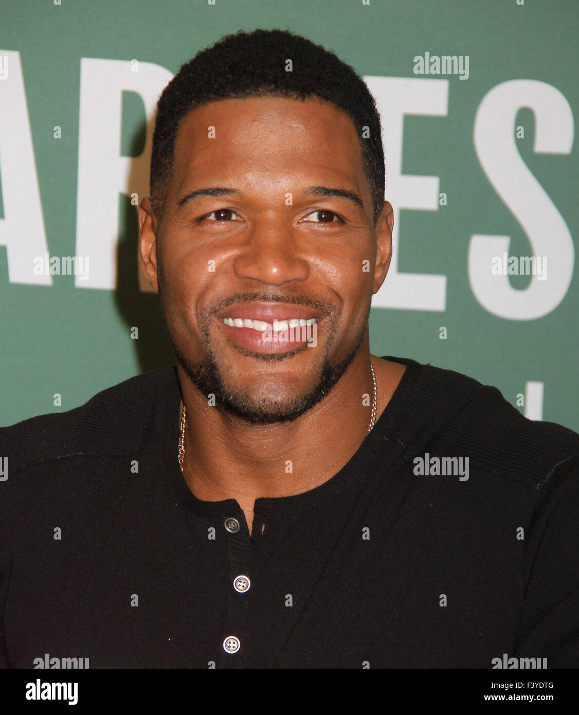 New York, USA. 13th Oct, 2015. Former football player/ TV talk show ...