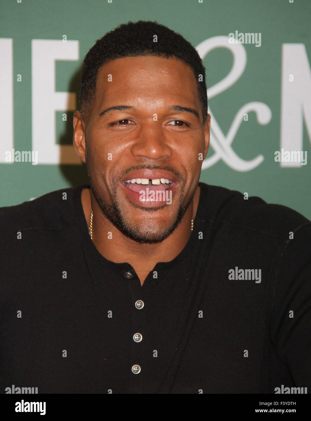 New York, USA. 13th Oct, 2015. Former football player/ TV talk show ...