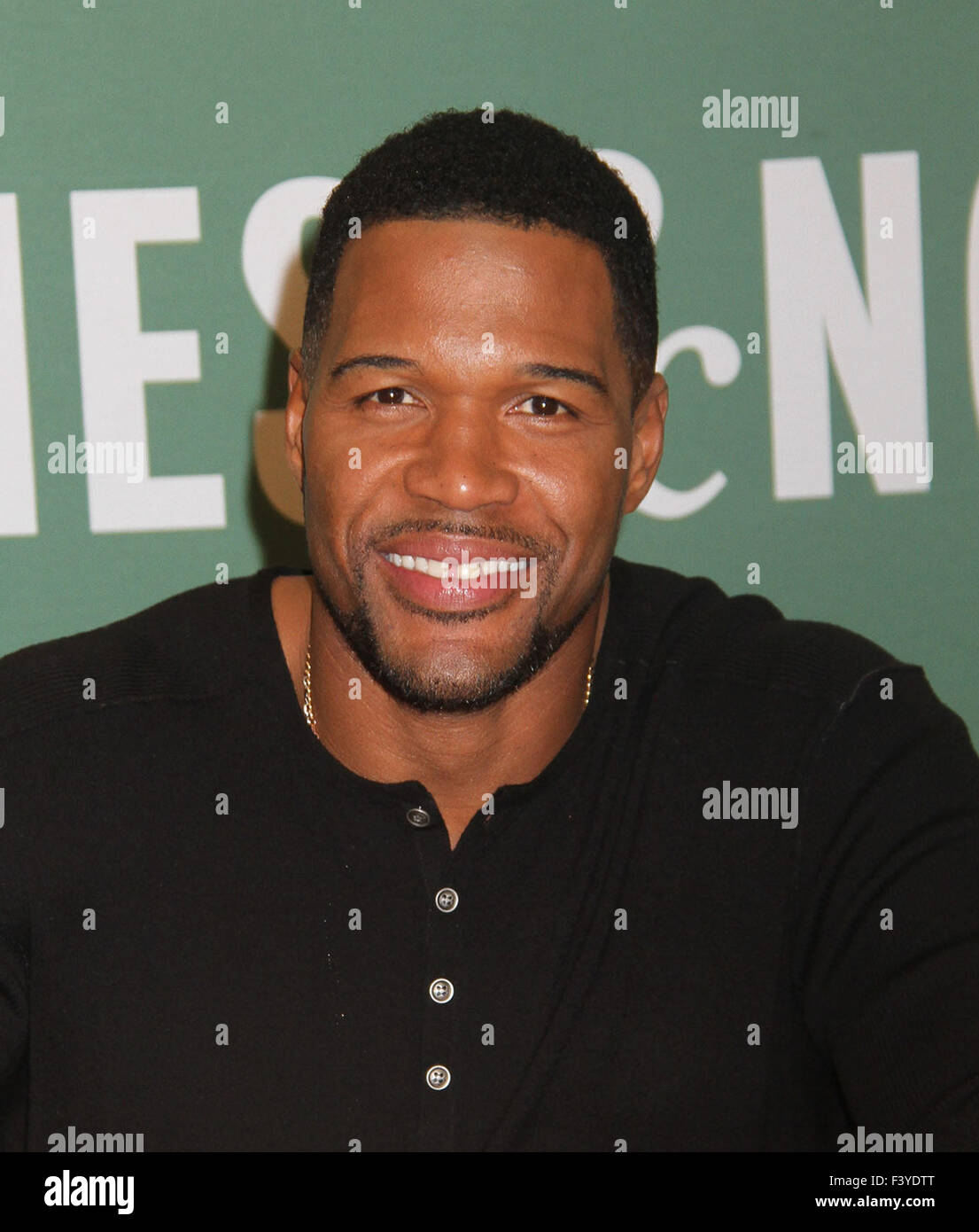 New York, USA. 13th Oct, 2015. Former football player/ TV talk show ...