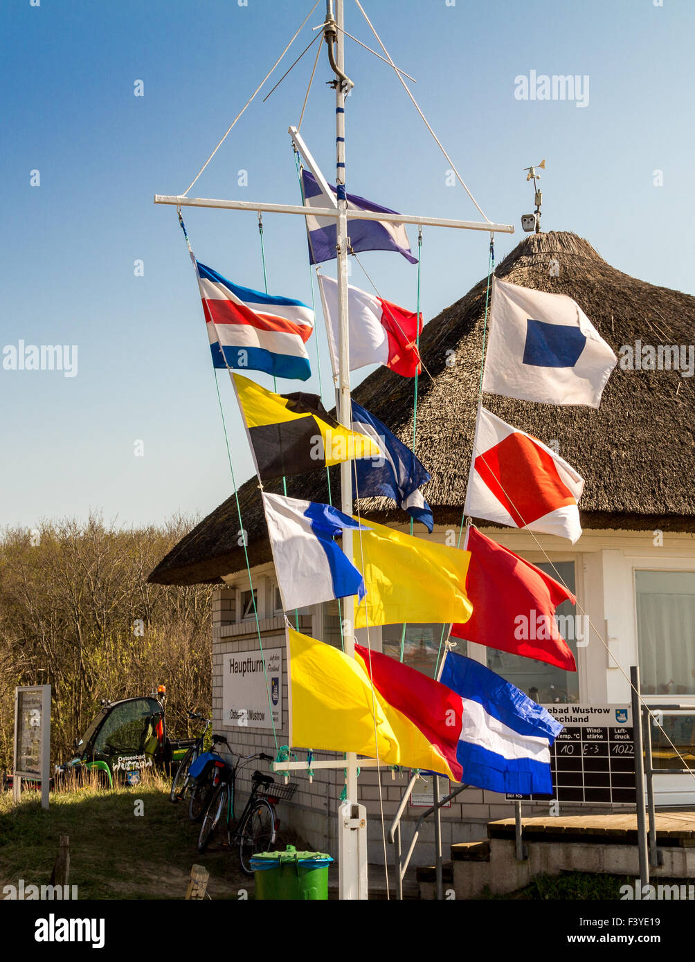 Alphabet flaggen hi-res stock photography and images - Alamy