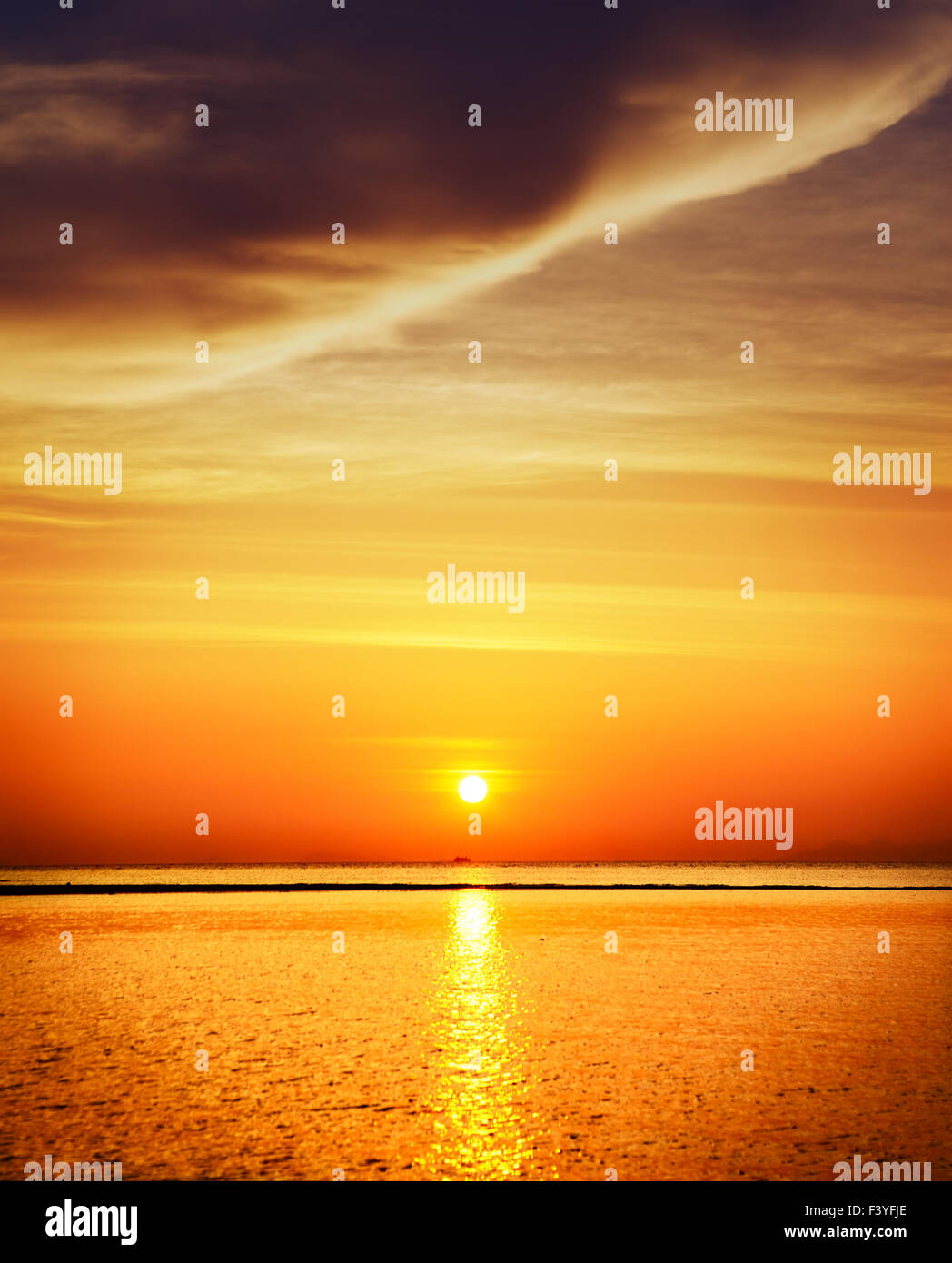 Beautiful Sunset Over Sea Stock Photo - Alamy