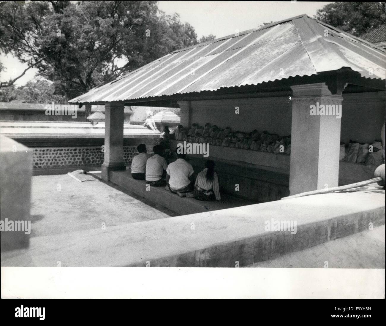 Indonesia. 10th Jan, 1968. Lombok: Lingsar village, West Lombok country ...