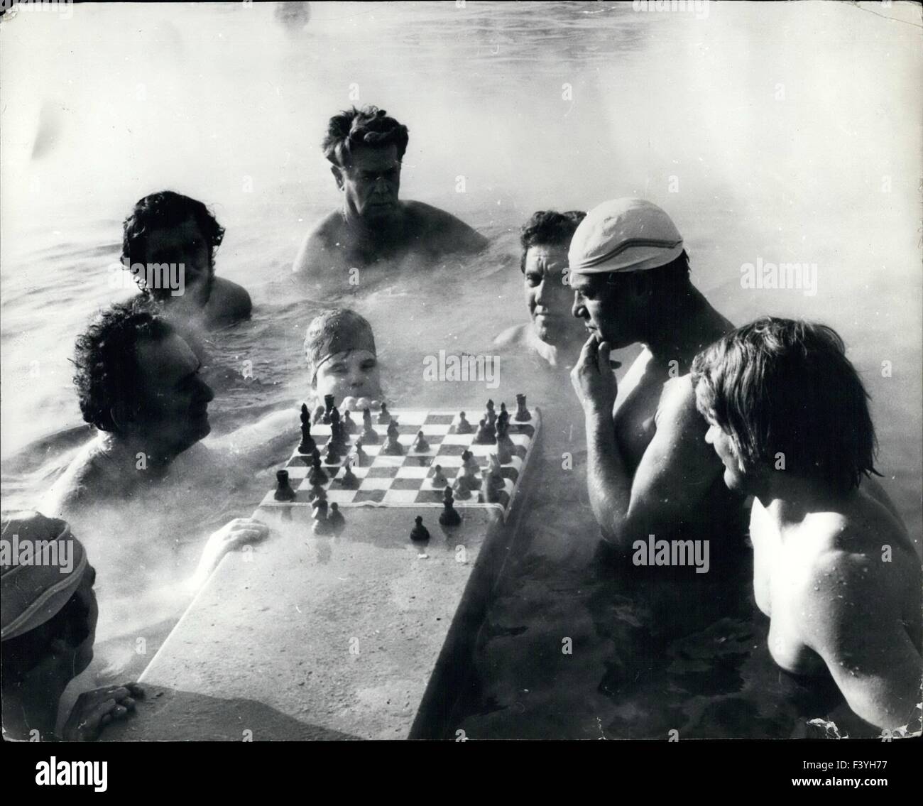 Jan. 10, 1968 - How to keep warm while playing chess in the Open-air ...