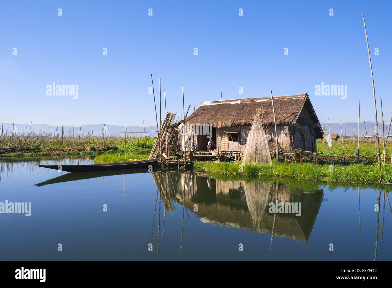 Floating hut hi-res stock photography and images - Alamy