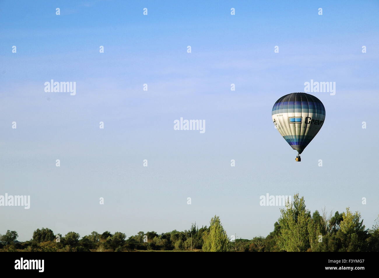 Hot air balloon airborne hi-res stock photography and images - Alamy