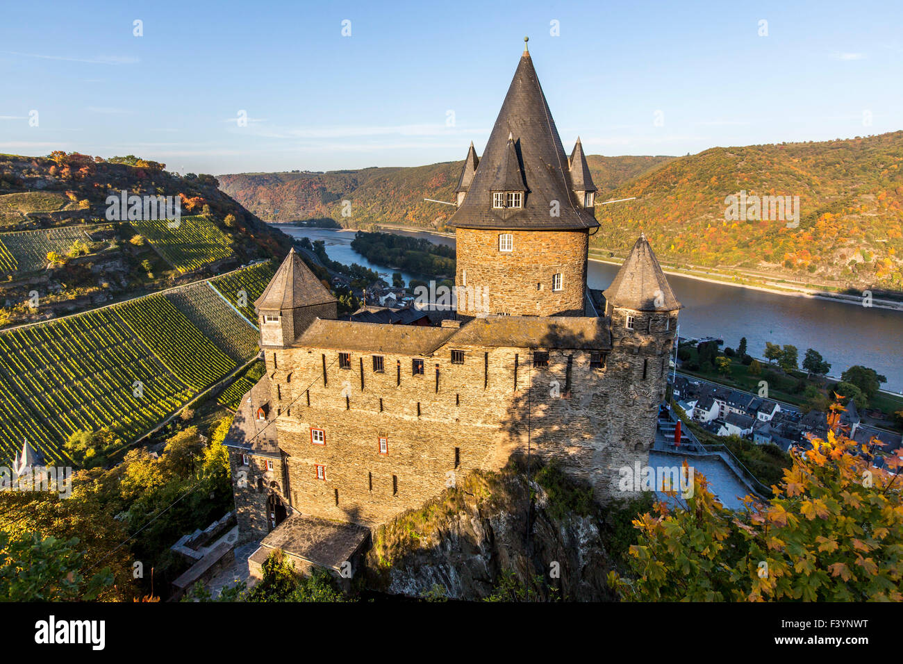 Stahleck castle, above Bacharach village, today a youth hostel, Upper ...